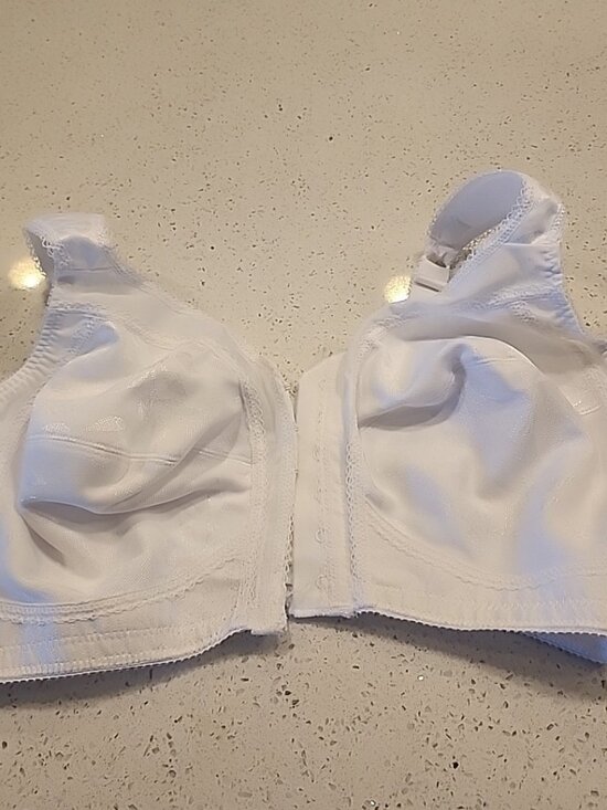 Playtex | Intimates & Sleepwear | Playtex Bra 38dd White Wireless ...